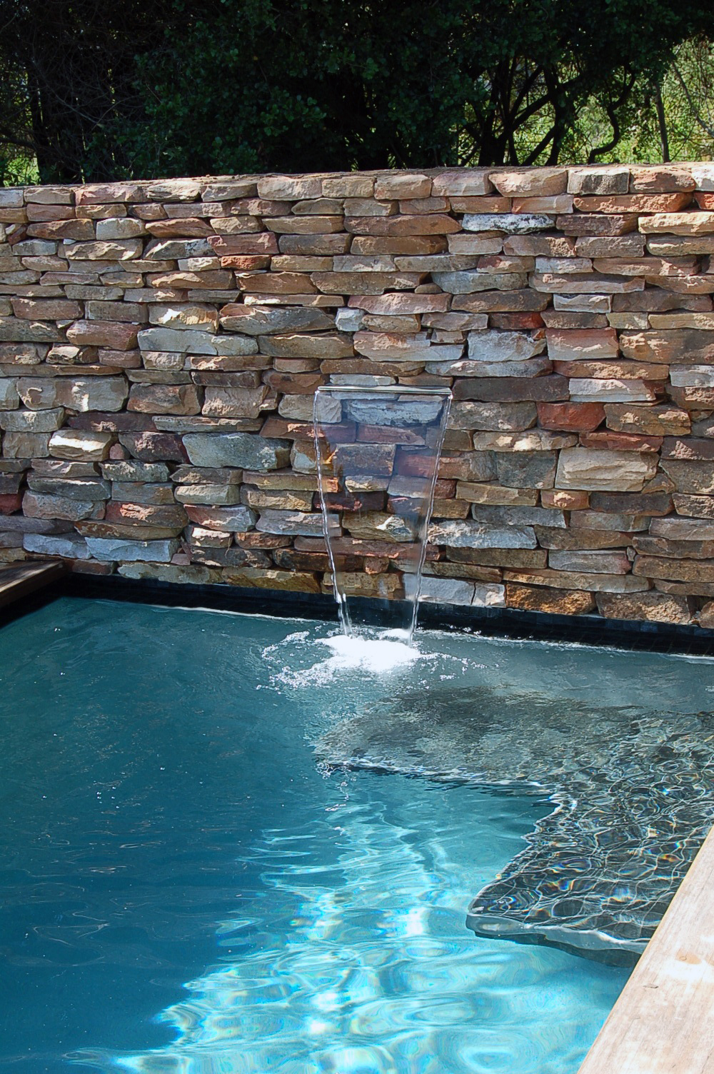 Island Pools - Water Features